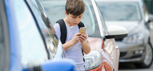 Smombie-Alarm: weltweit erste Fallserie veröffentlicht